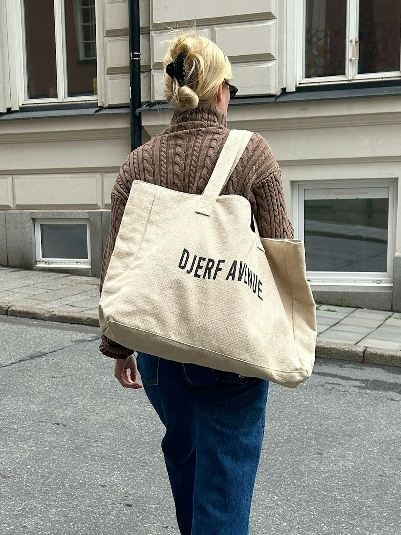 On The Go Bag Sand Sand Djerf Avenue